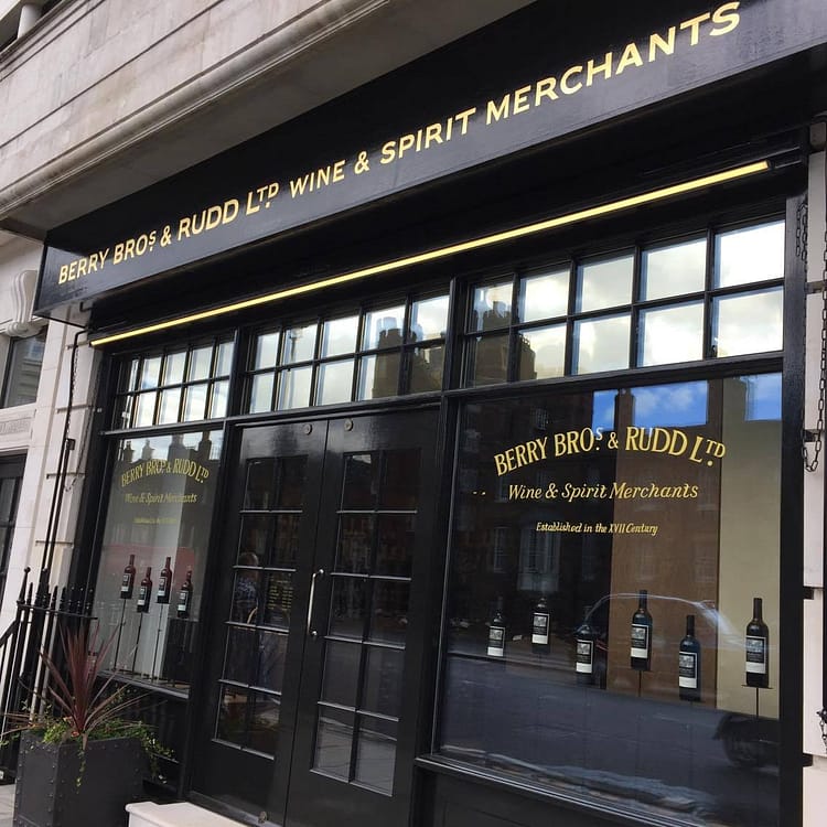 Famboyant Flagship London Sign Writing: Gold Shops 2 - NGS Sign ...